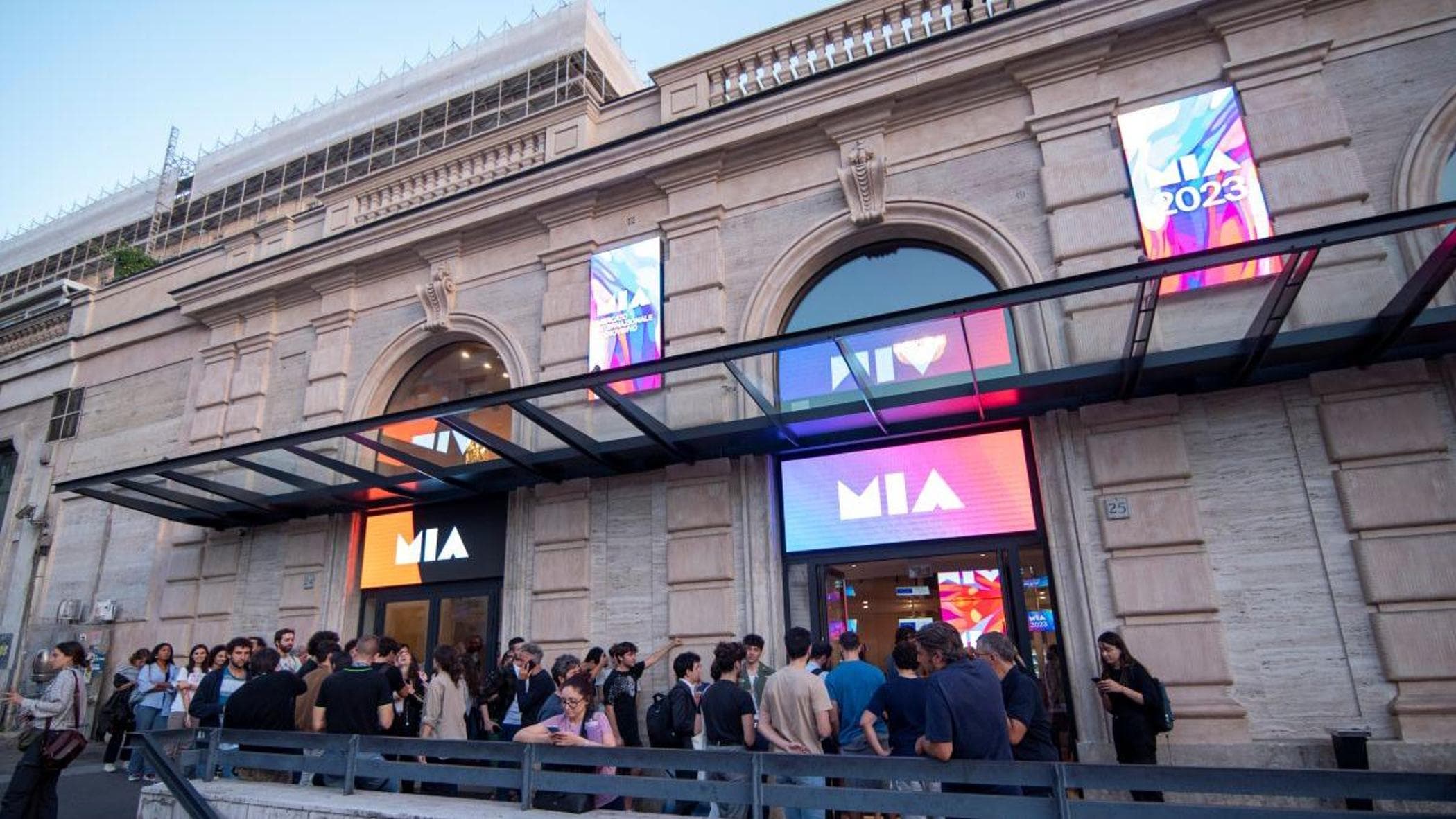Al via il Mia, 80 eventi e 100 progetti. Al migliore doc italiano il ...