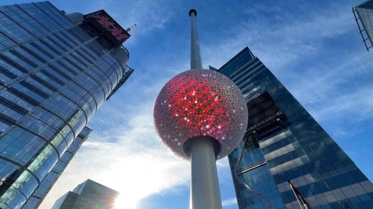 New York: a Times Square prove di Capodanno con la "Constellation Ball ...