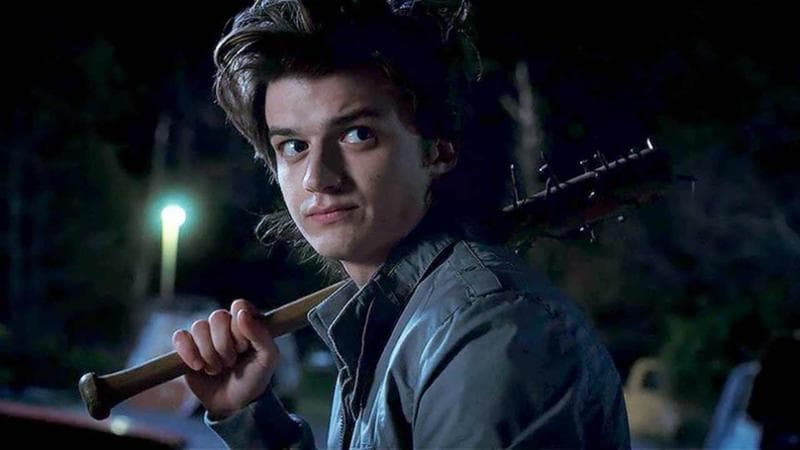 Joe Keery (Steve di “Stranger Things”) ha scalzato Taylor Swift con il ...