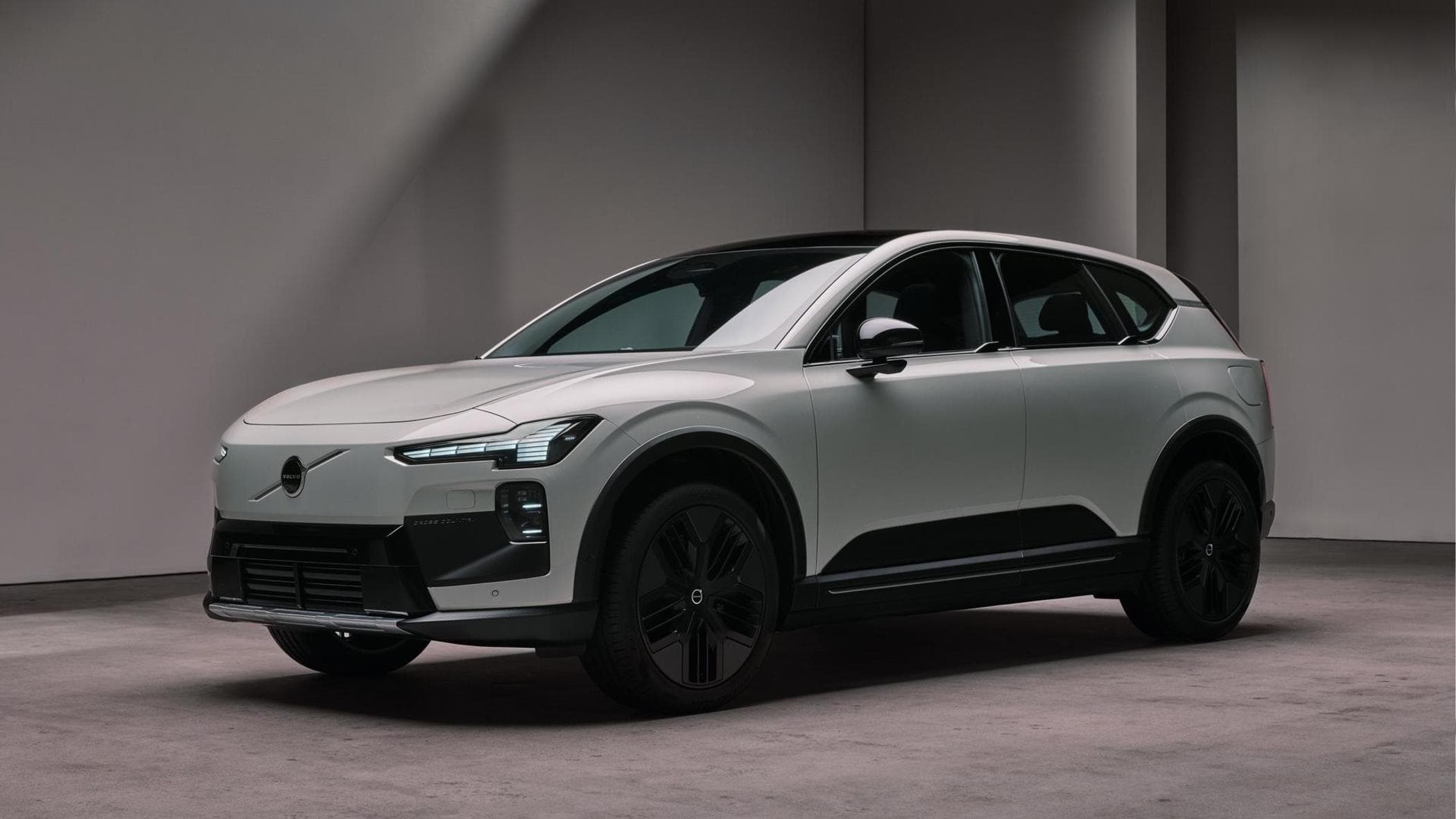 EX60, Volvo ridisegna il futuro elettrico con il Suv medio nato sulla ...