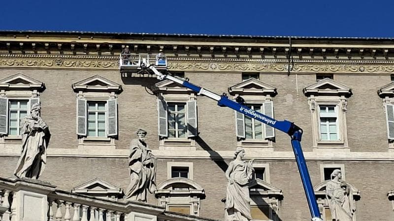 Papa Leone, la scelta di vivere in mansarda: stile minimal e palestra ...