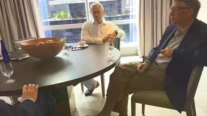 Nei file Epstein spunta Bill Gates: “Contagiato da donne russe, curò ...