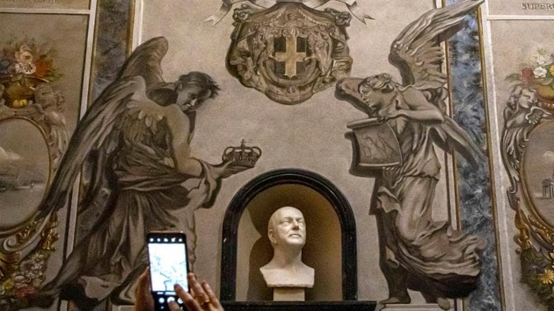 Interviene la soprintendenza sull’angelo dal volto di Meloni. Il ...