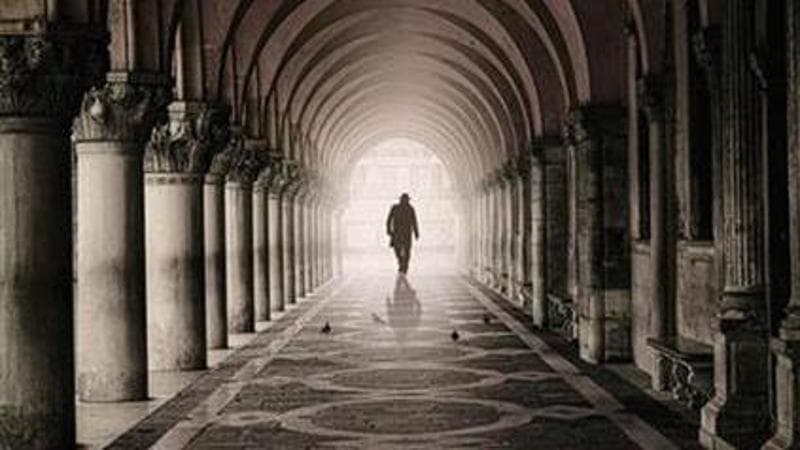 Neanche un prete per indagar. Il nuovo romanzo di Giovanni Grasso - la ...