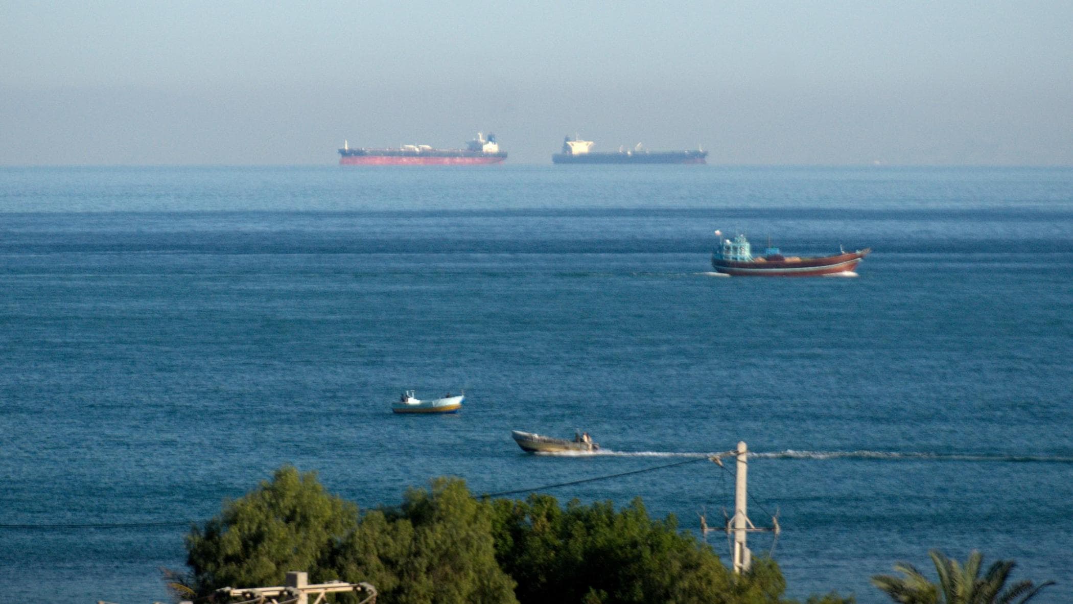 Hormuz: 11 milioni di barili fermi al giorno, lo shock nei flussi ...