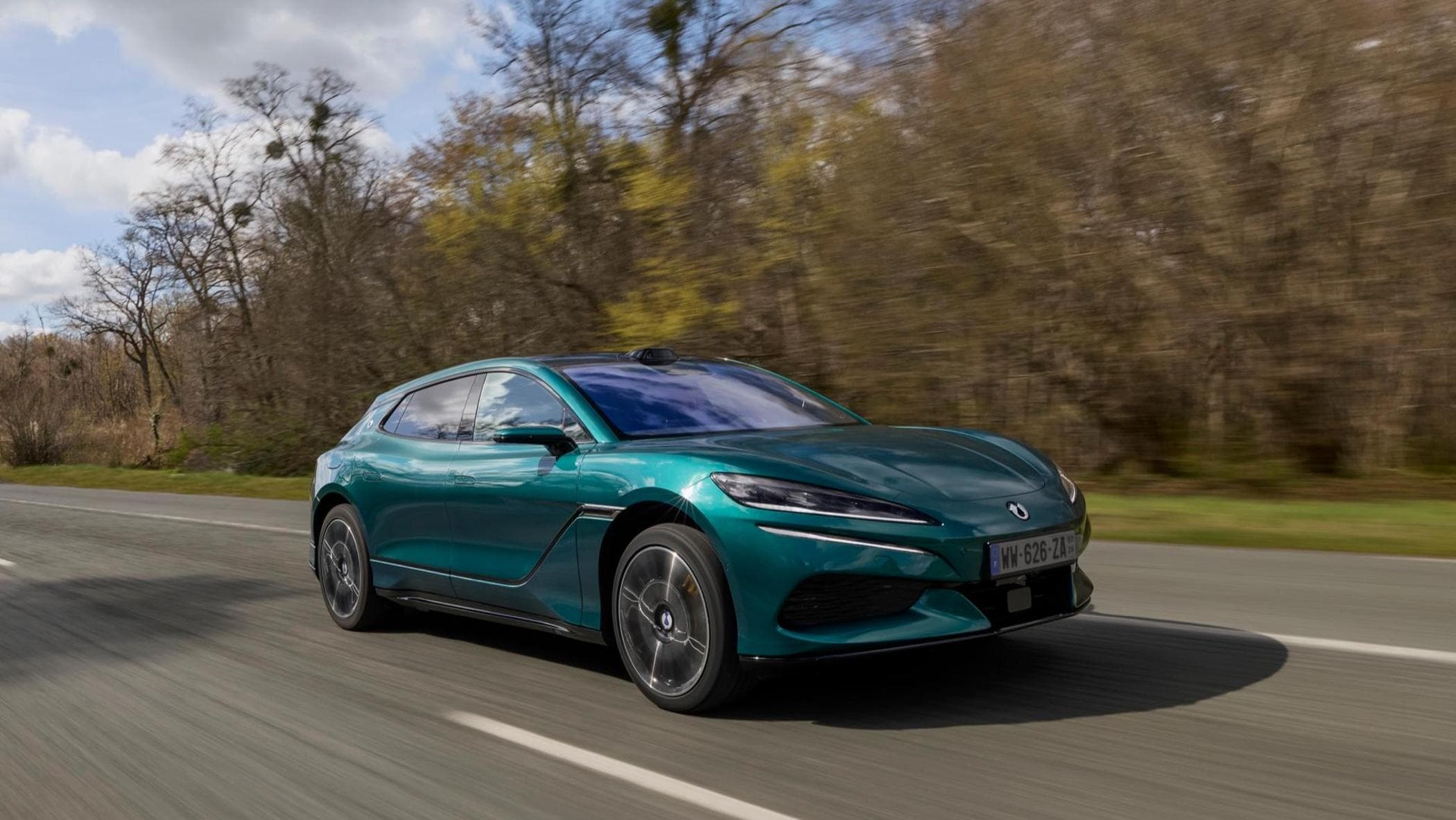 Denza Z9GT, la shooting brake elettrica da 1.156 Cv che si ricarica in ...