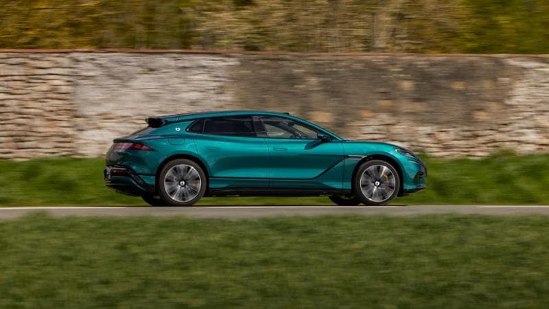 Denza Z9GT, la shooting brake elettrica da 1.156 Cv che si ricarica in ...