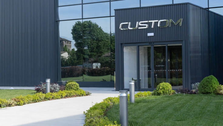 Custom inaugura il nuovo headquarter e punta a 200 milioni di fatturato ...