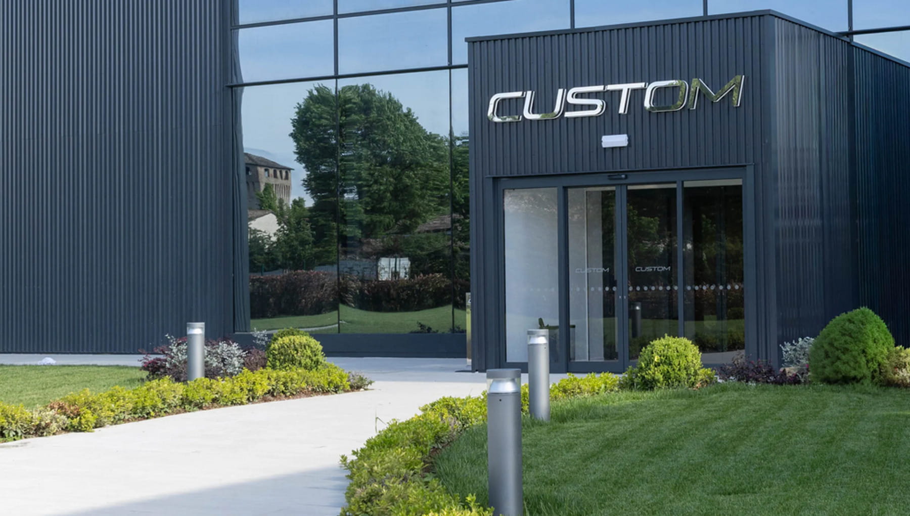 Custom inaugura il nuovo headquarter e punta a 200 milioni di fatturato ...