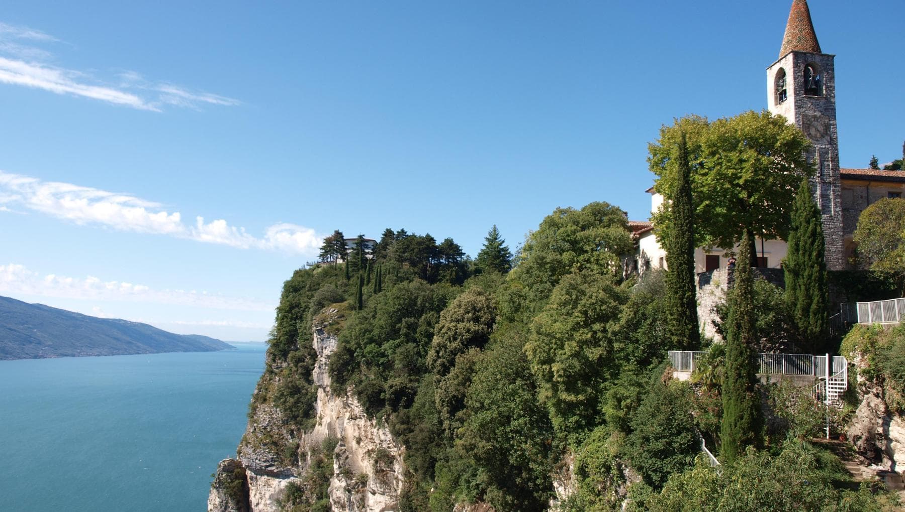 Strada della Forra: percorso sospeso tra lago e roccia - la Repubblica