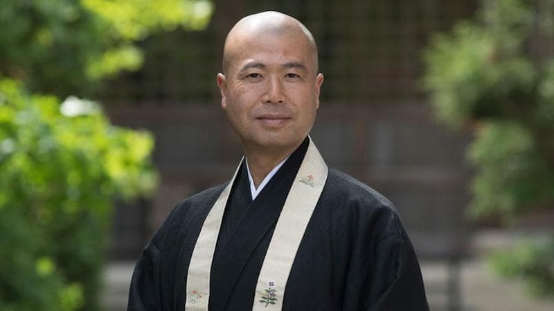 Lo chiamano il Buddha vivente, ma la lezione di Shionuma è questa ...