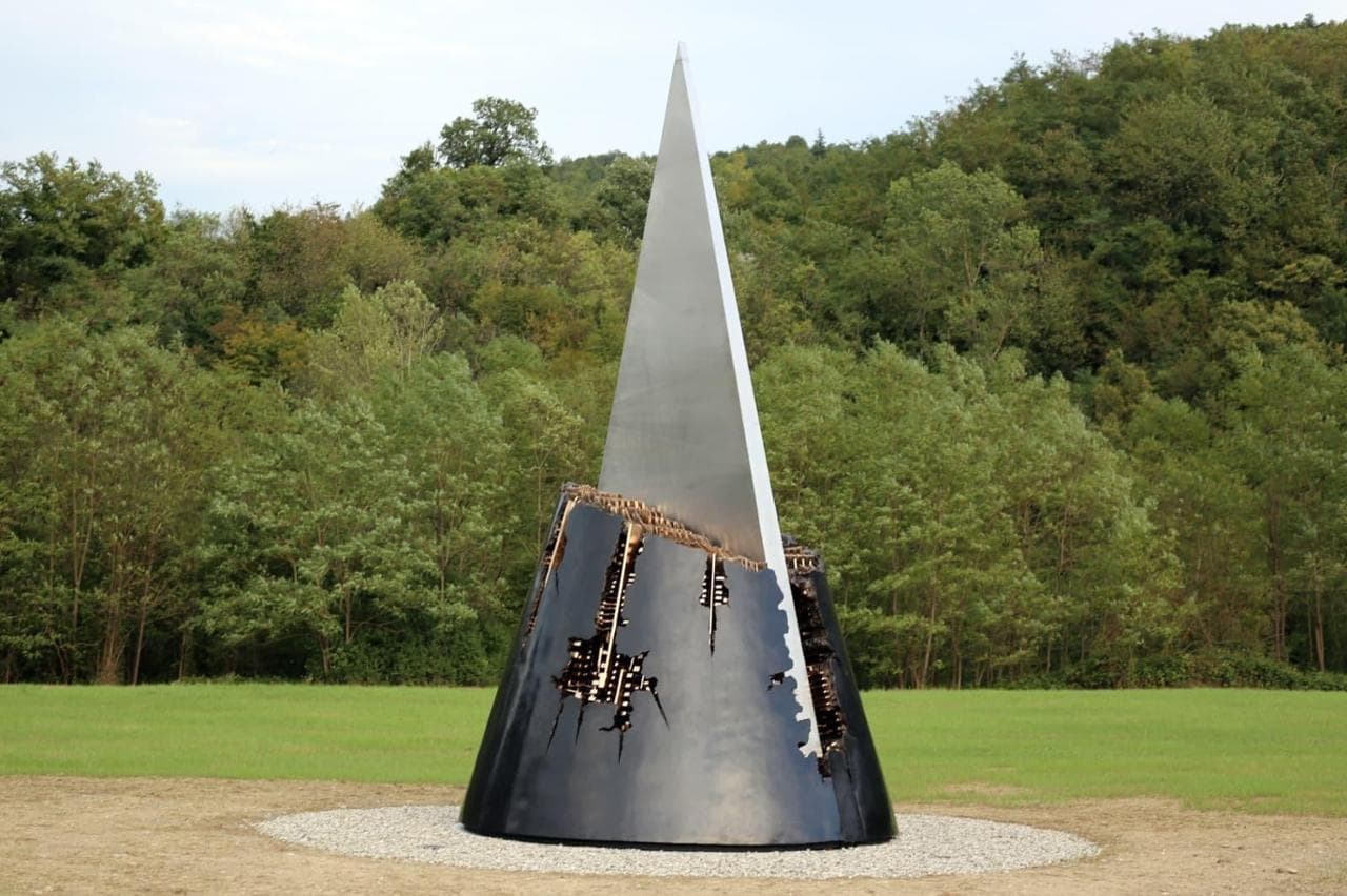 Arnaldo Pomodoro, nel centenario della nascita, un itinerario... nel ...