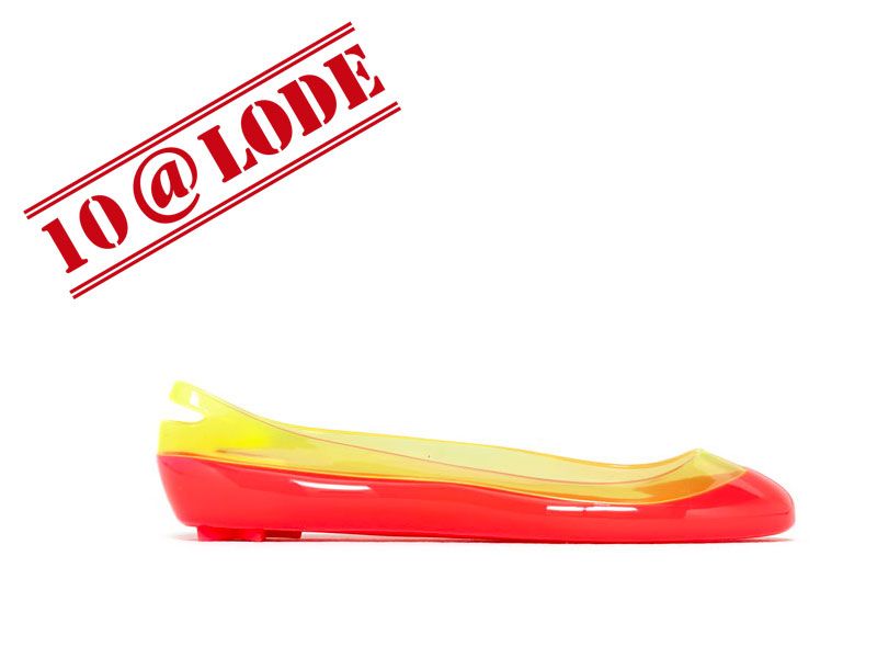 Sandali e scarpe di gomma: quest'anno è plastic mania! - la Repubblica
