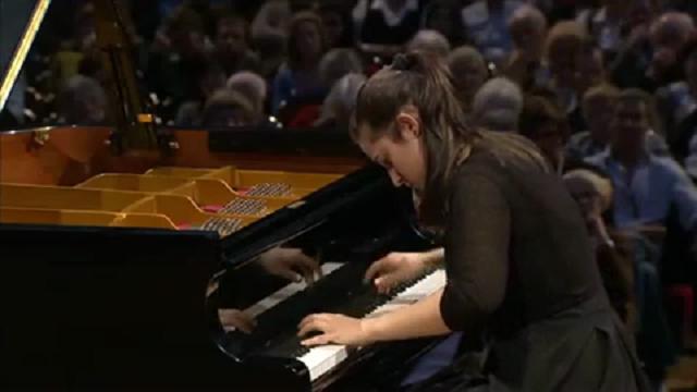 Leonora Armellini, la pianista fenomeno all'Ariston - la Repubblica