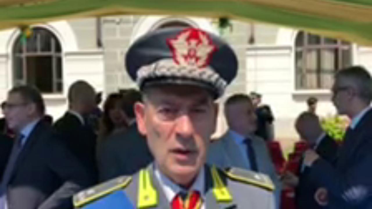 Il generale di brigata Giuseppe Grassi alla festa della Guardia di ...