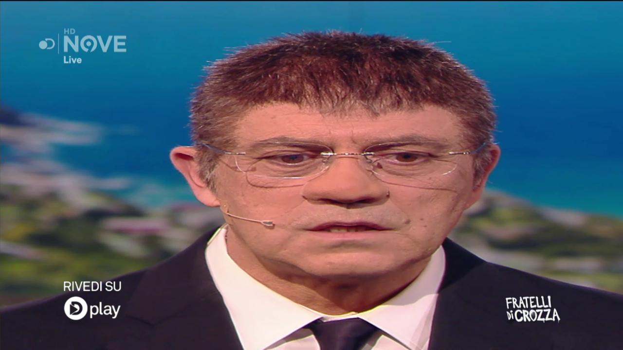 Maurizio Crozza nei panni di Luigi Cesaro: "Nun sono io che accio ...