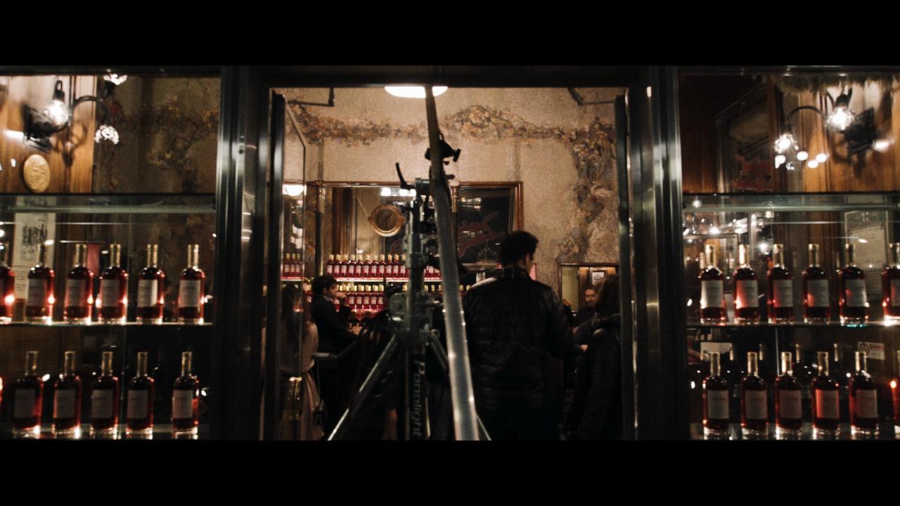 Il backstage del short movie "Entering Red" per Campari - La Stampa