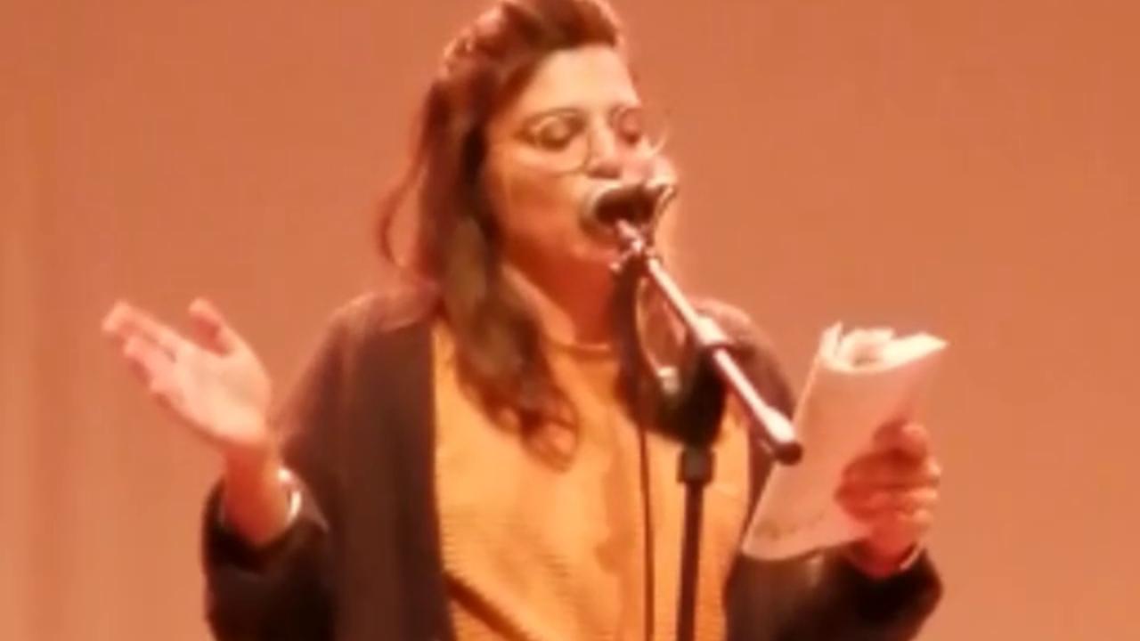 Alice Diacono presenta le sue poesie - La Stampa