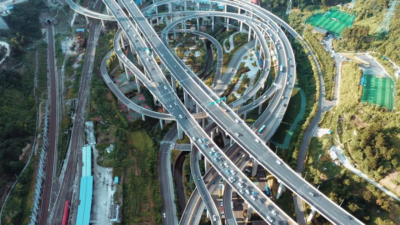 Lo svincolo stradale cinese a Chongqing è così complesso da sembrare un ...