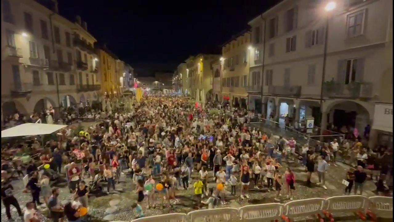 Notte bianca a Pavia, in piazza della Vittoria si balla con il dj set ...