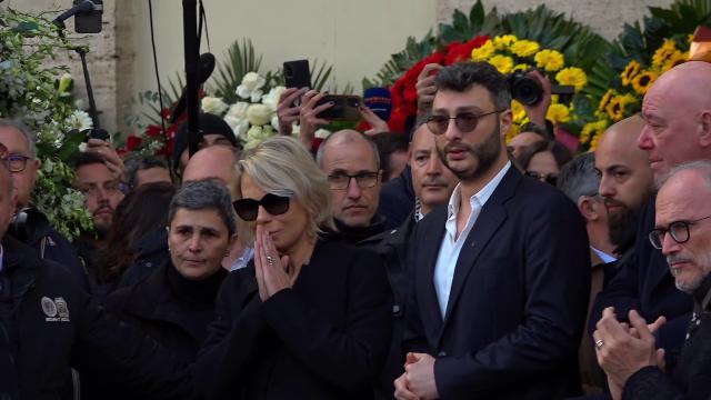 Camilla Costanzo: “Vi racconto mio padre Maurizio” - la Repubblica