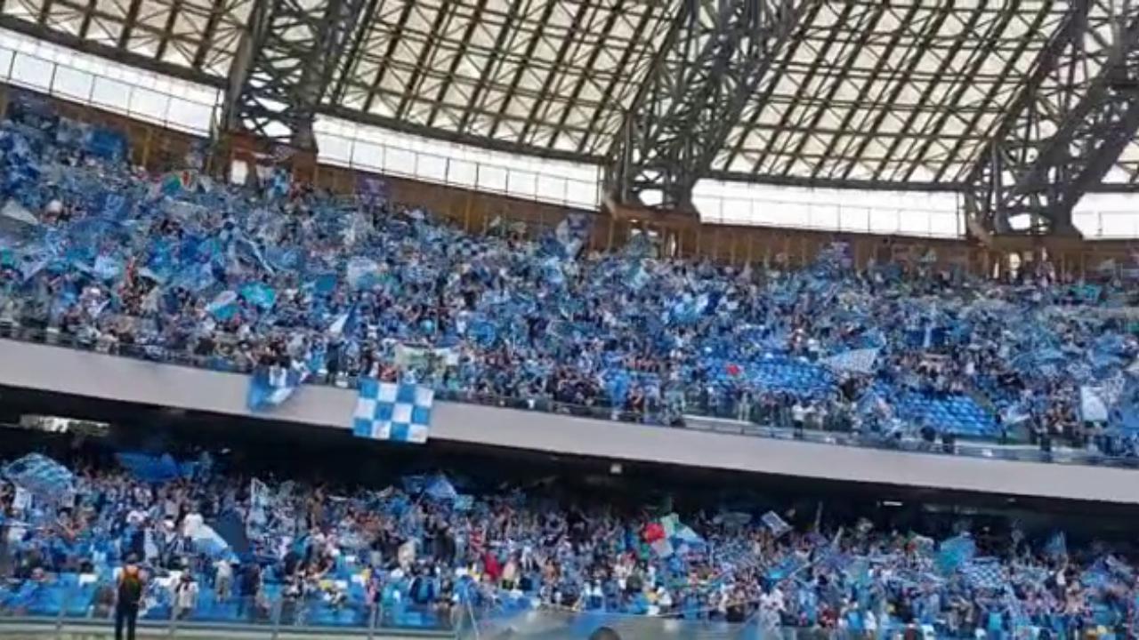 Partita scudetto, lo stadio canta Forza Napoli - la Repubblica