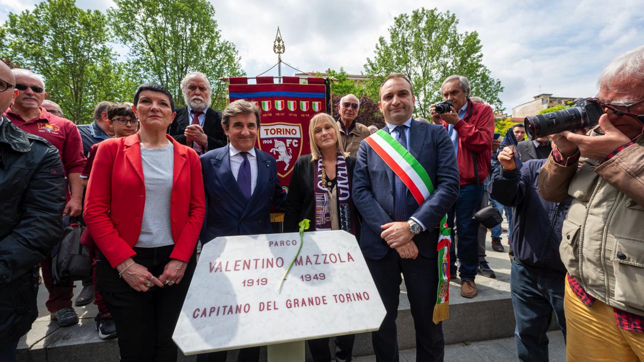 Lo Russo e Cairo intitolano un giardino a Valentino Mazzola - La Stampa
