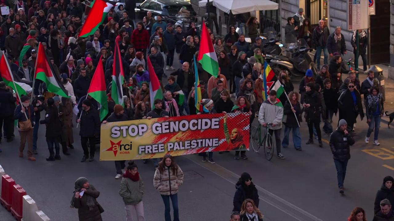 Roma, corteo per la Palestina: "Stop the genocide" - La Stampa