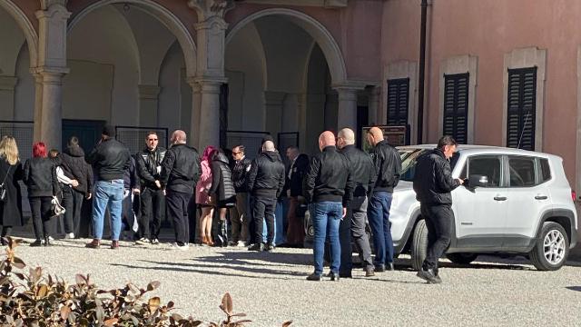 A Varese matrimonio con saluti romani nella sede del Comune: a ...