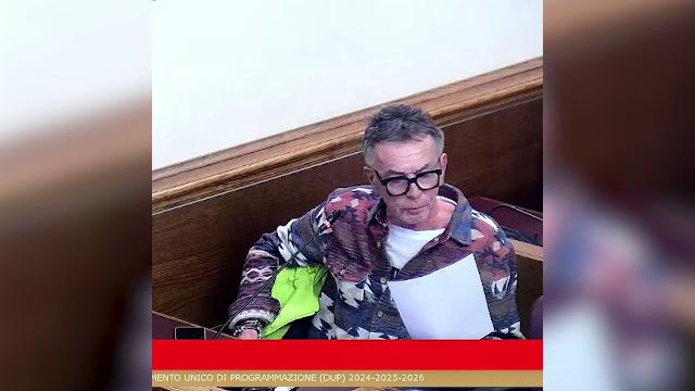 “Per gli stranieri servirebbero campi di rieducazione”. Proteste per le ...