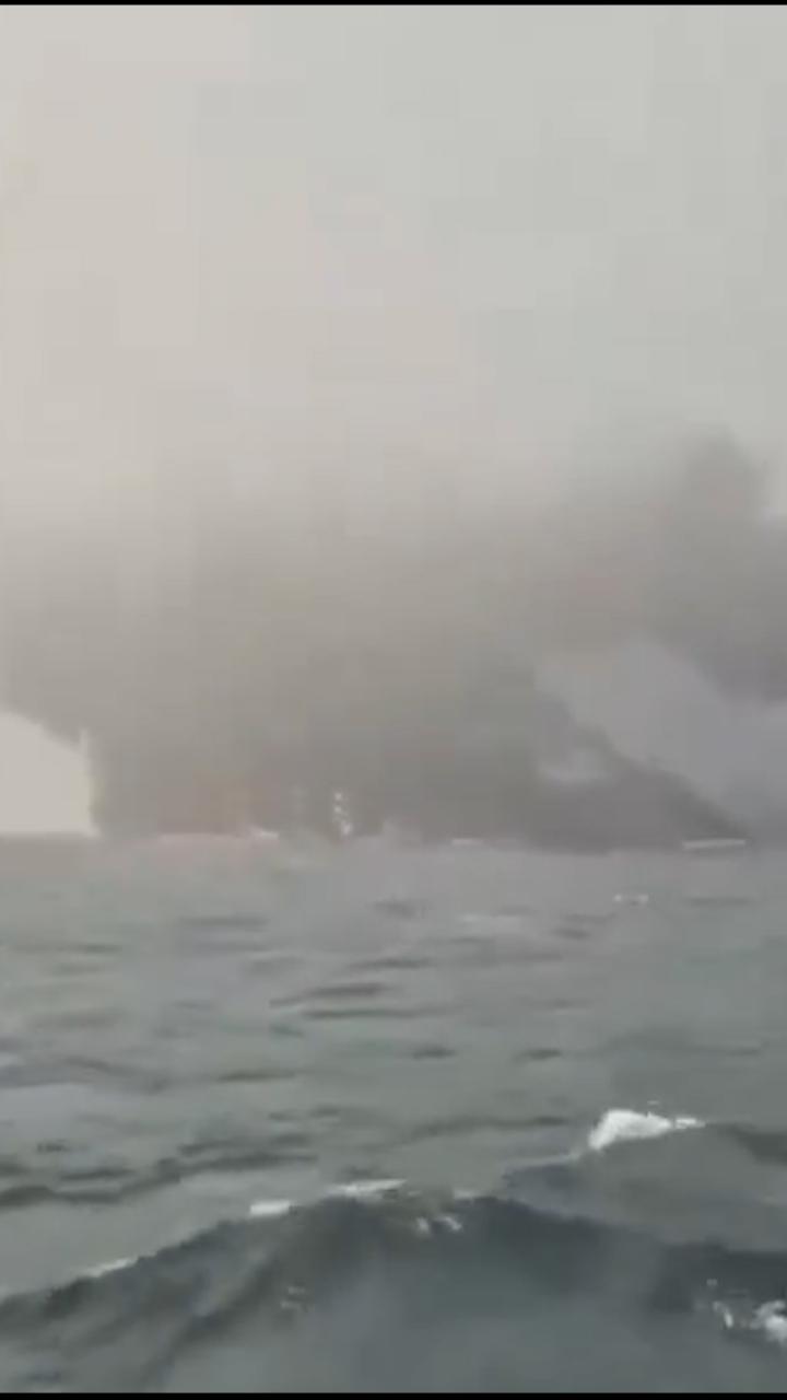 Petroliera militare Usa in fiamme dopo l’impatto con un cargo: la ...