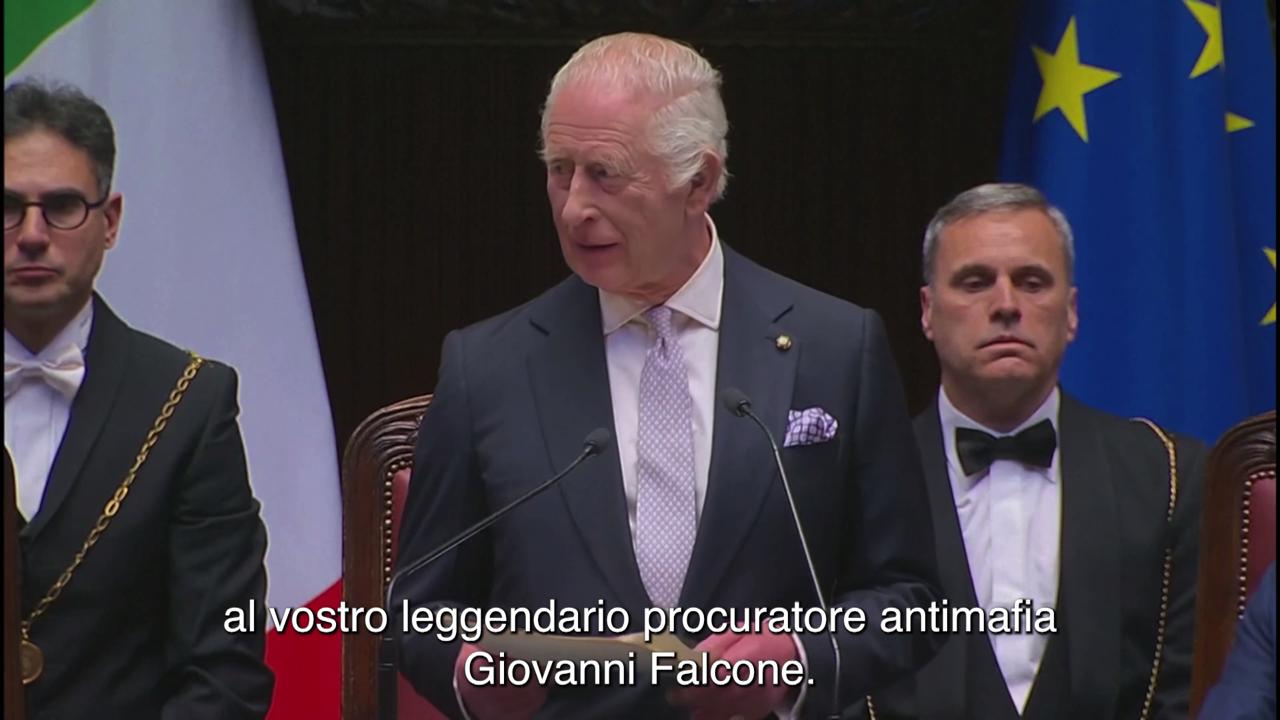 Carlo III omaggia Giovanni Falcone in Parlamento: "Il vostro ...