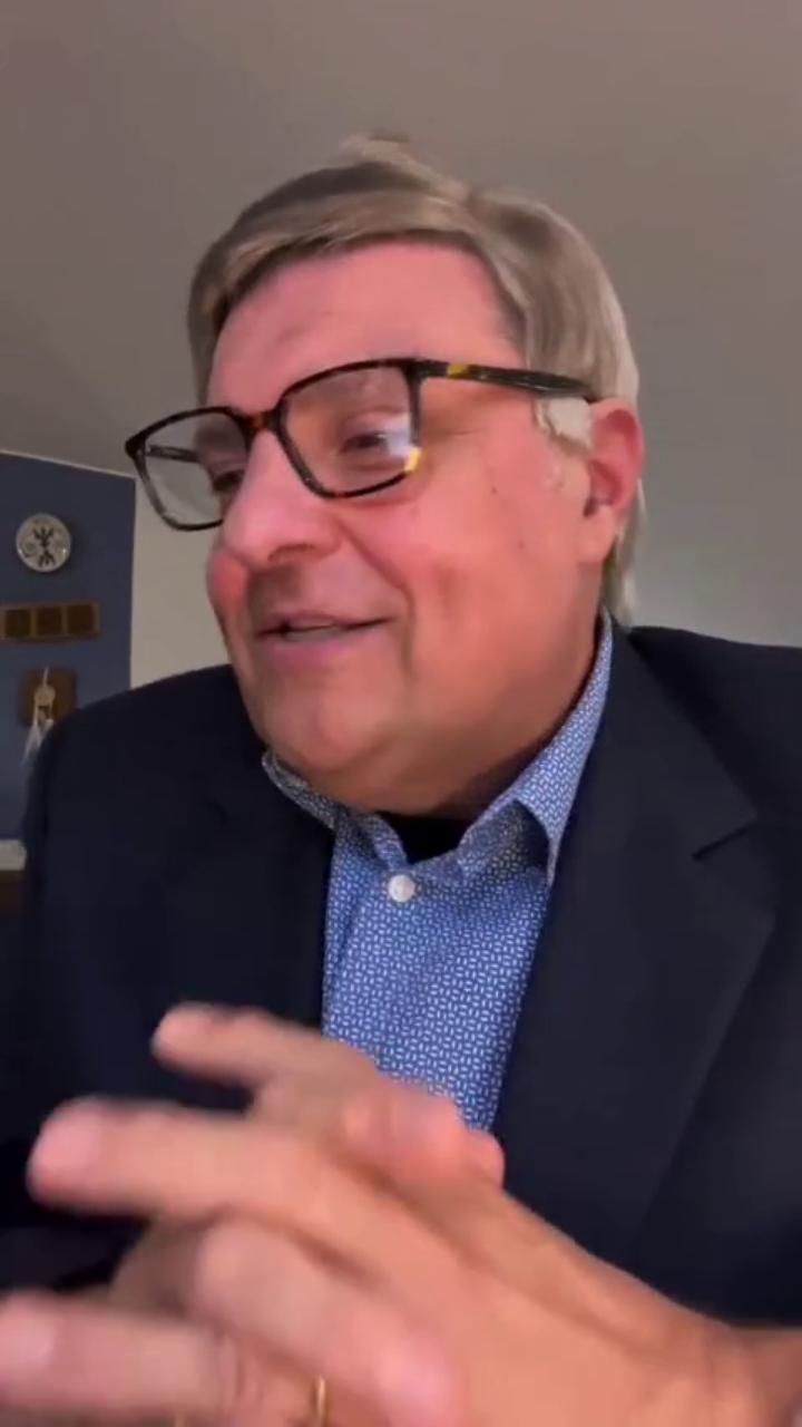 Il video di Claudio Lauretta che imita Alessandro Barbero - La Stampa
