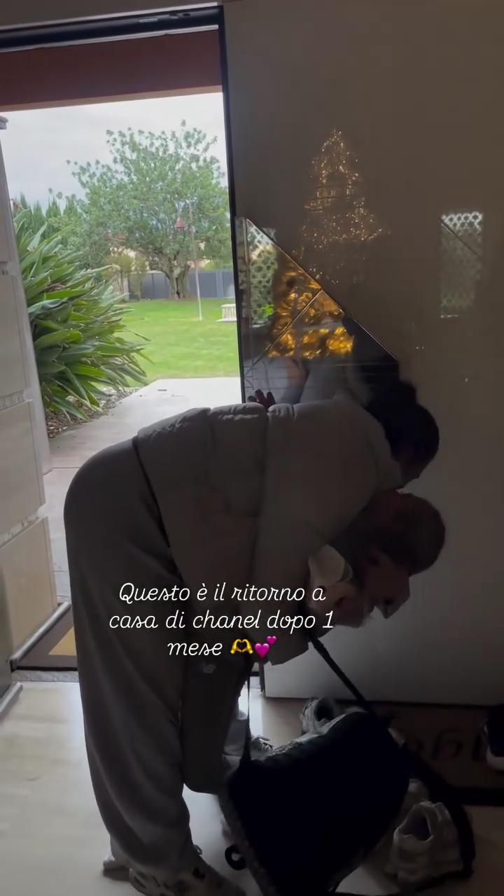 Il ritorno a casa di Chanel Totti dopo la vittoria a Pechino Express: l ...