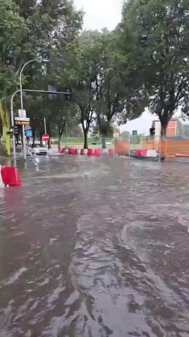 Maxi allagamento a Monza, bloccata la strada per PizzAut. Appello di ...